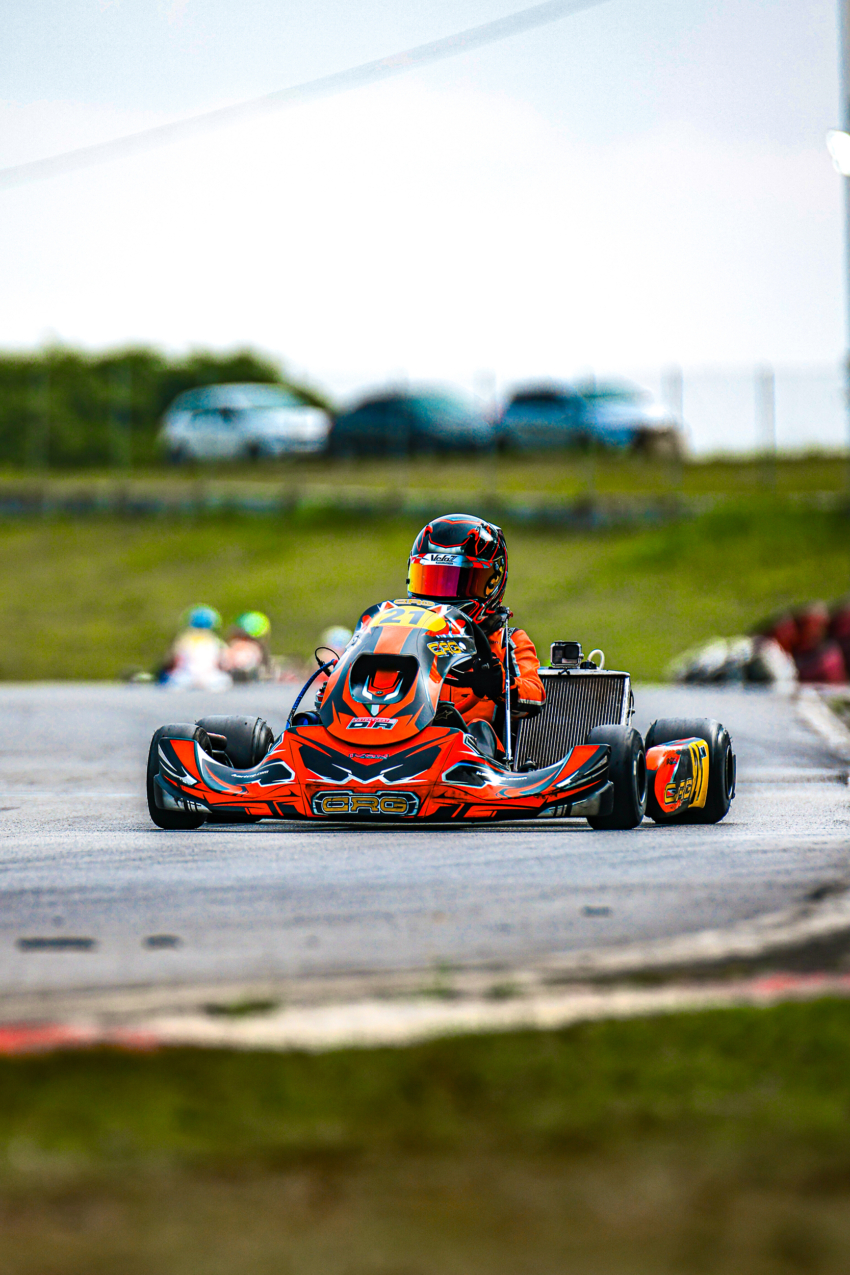 Nicolas Guth parte para sua estreia no kartismo europeu após vencer a ...