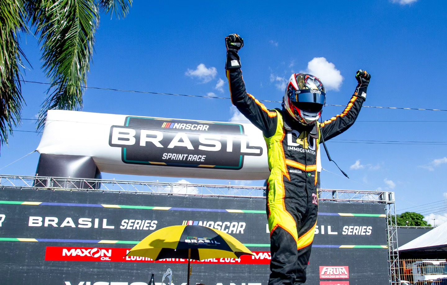 Líder da Nascar Brasil, Léo Reis acelera no Autódromo Potenza onde ...